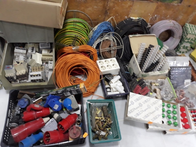 MIL ANUNCIOS.COM - Lote material electrico